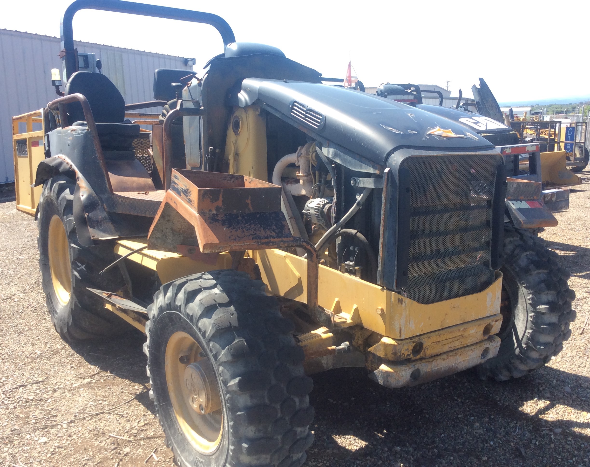 Caterpillar 414E Tractor - Mining Equipment & Supply LLC