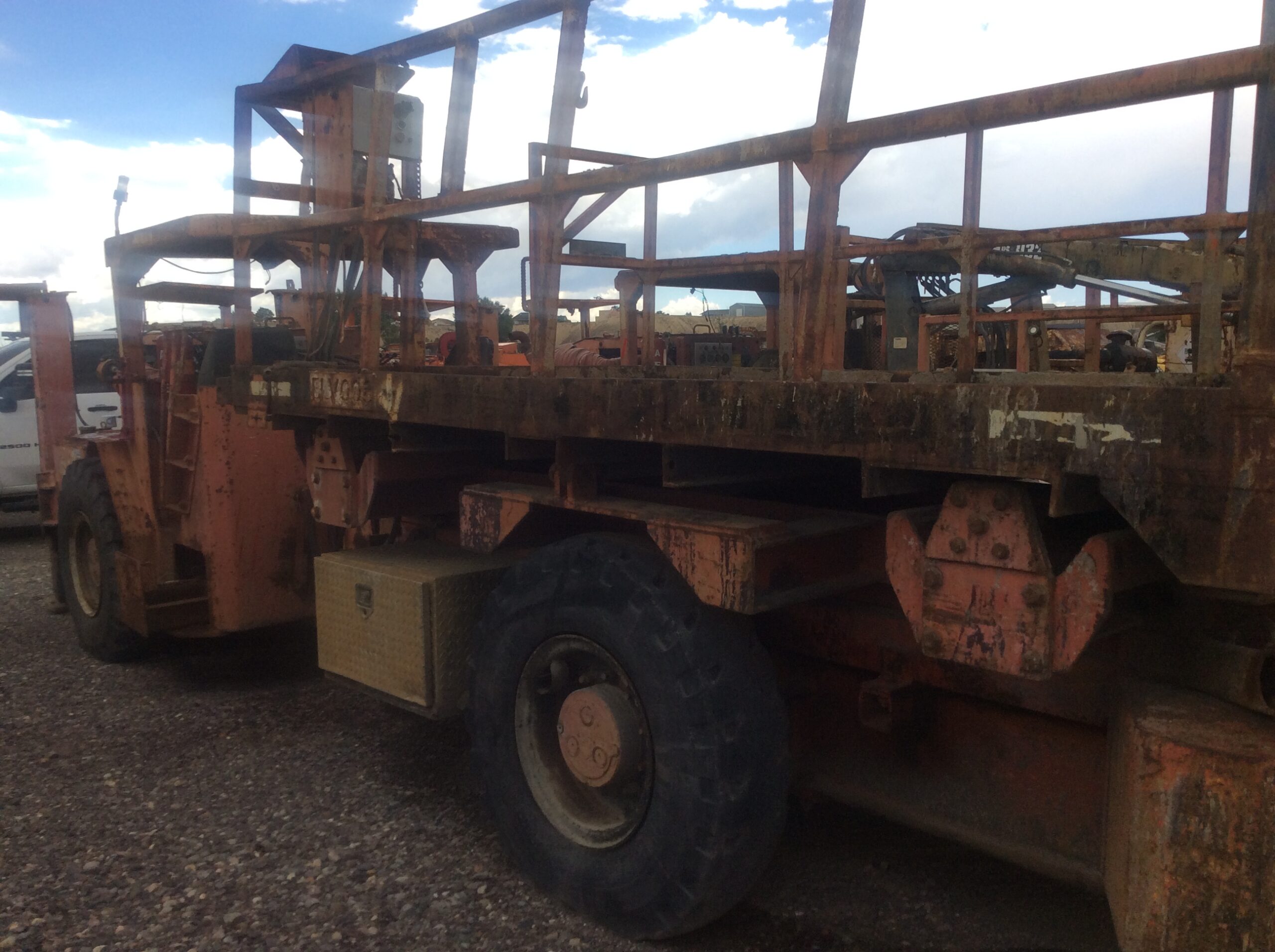 DUX SL6000S Scissor Deck - Mining Equipment & Supply LLC