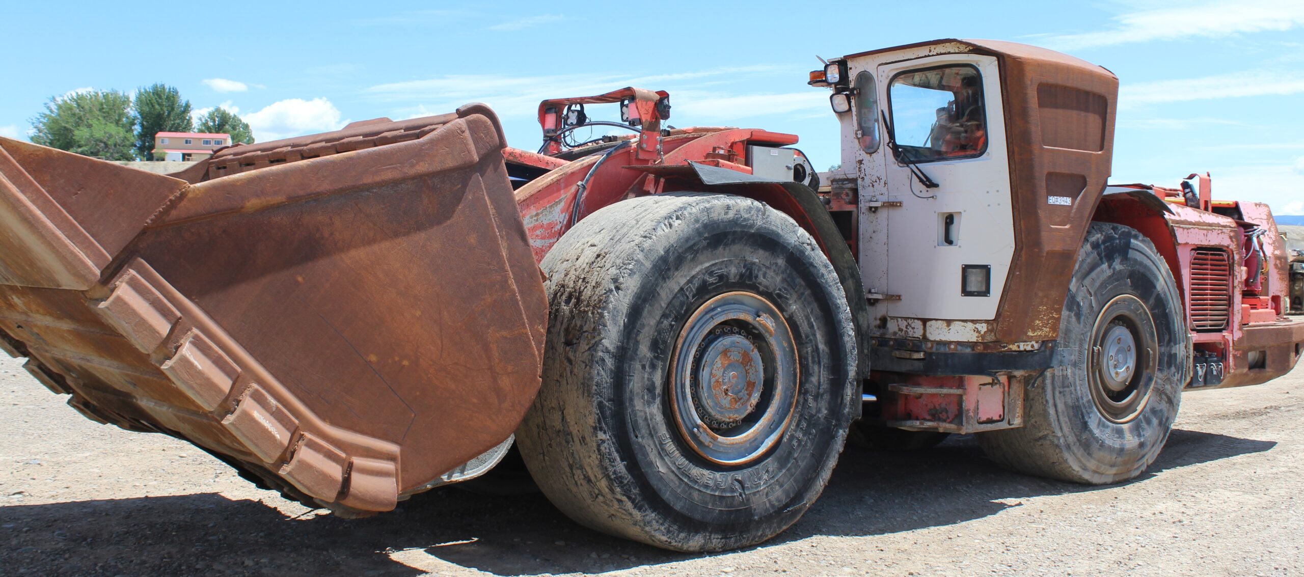 Sandvik LH-517 - Mining Equipment & Supply LLC