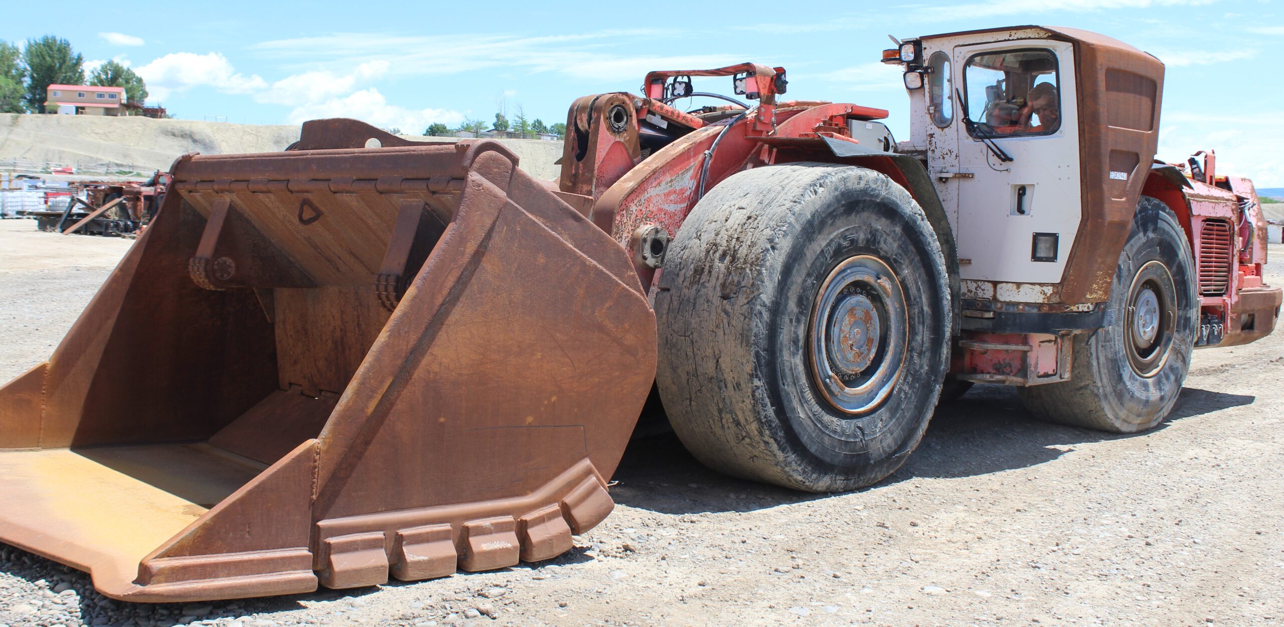 Sandvik LH-517 - Mining Equipment & Supply LLC