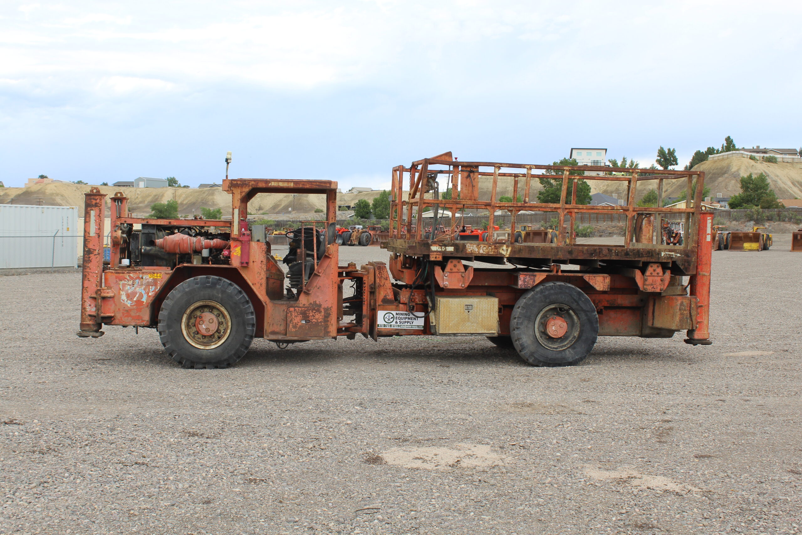DUX SL6000S Scissor Deck - Mining Equipment & Supply LLC