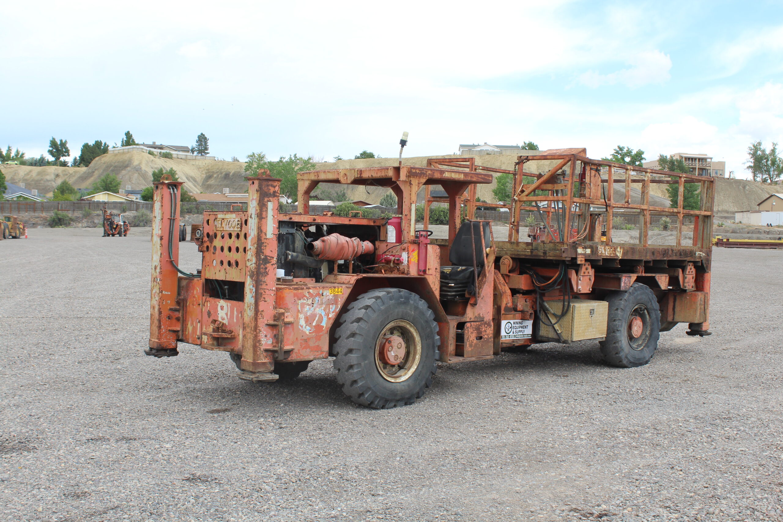 DUX SL6000S Scissor Deck - Mining Equipment & Supply LLC